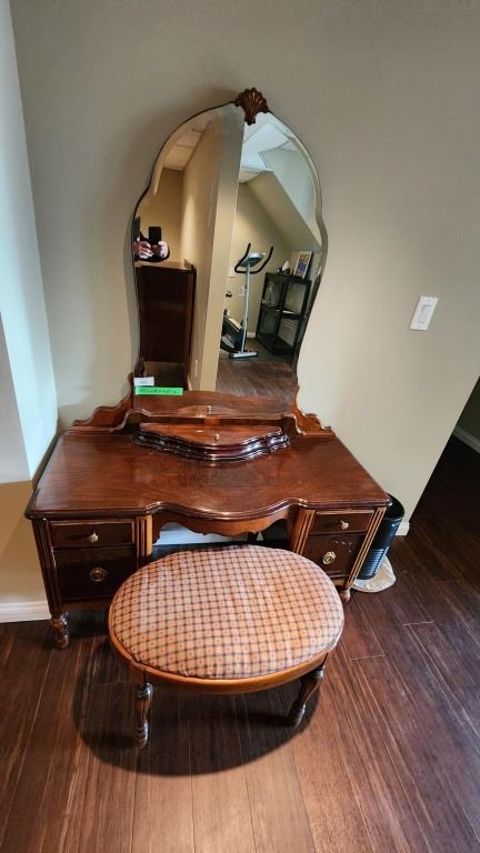 Antique Makeup table with stool 44Wx18Dx69H