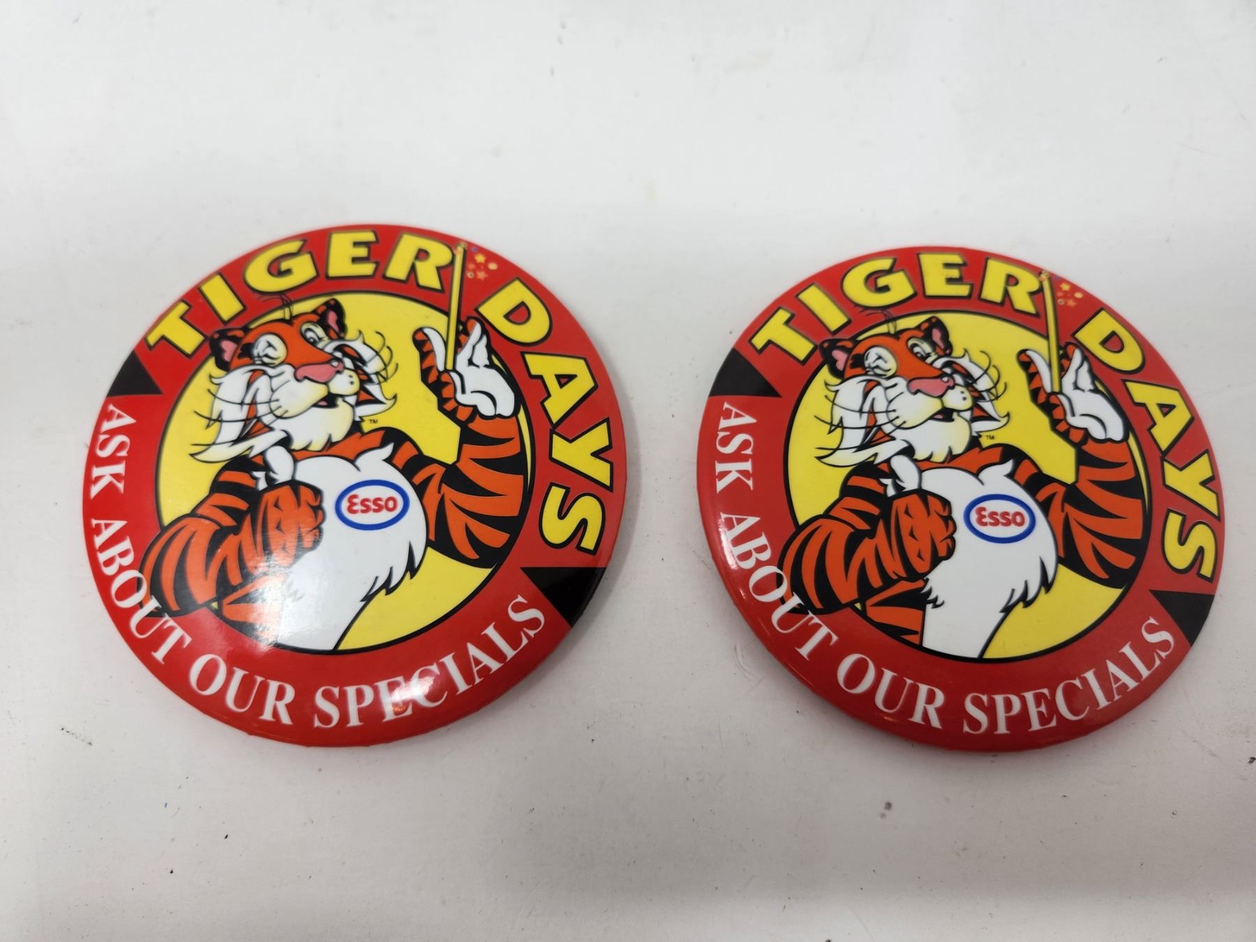 Vintage Esso Tiger Days Buttons