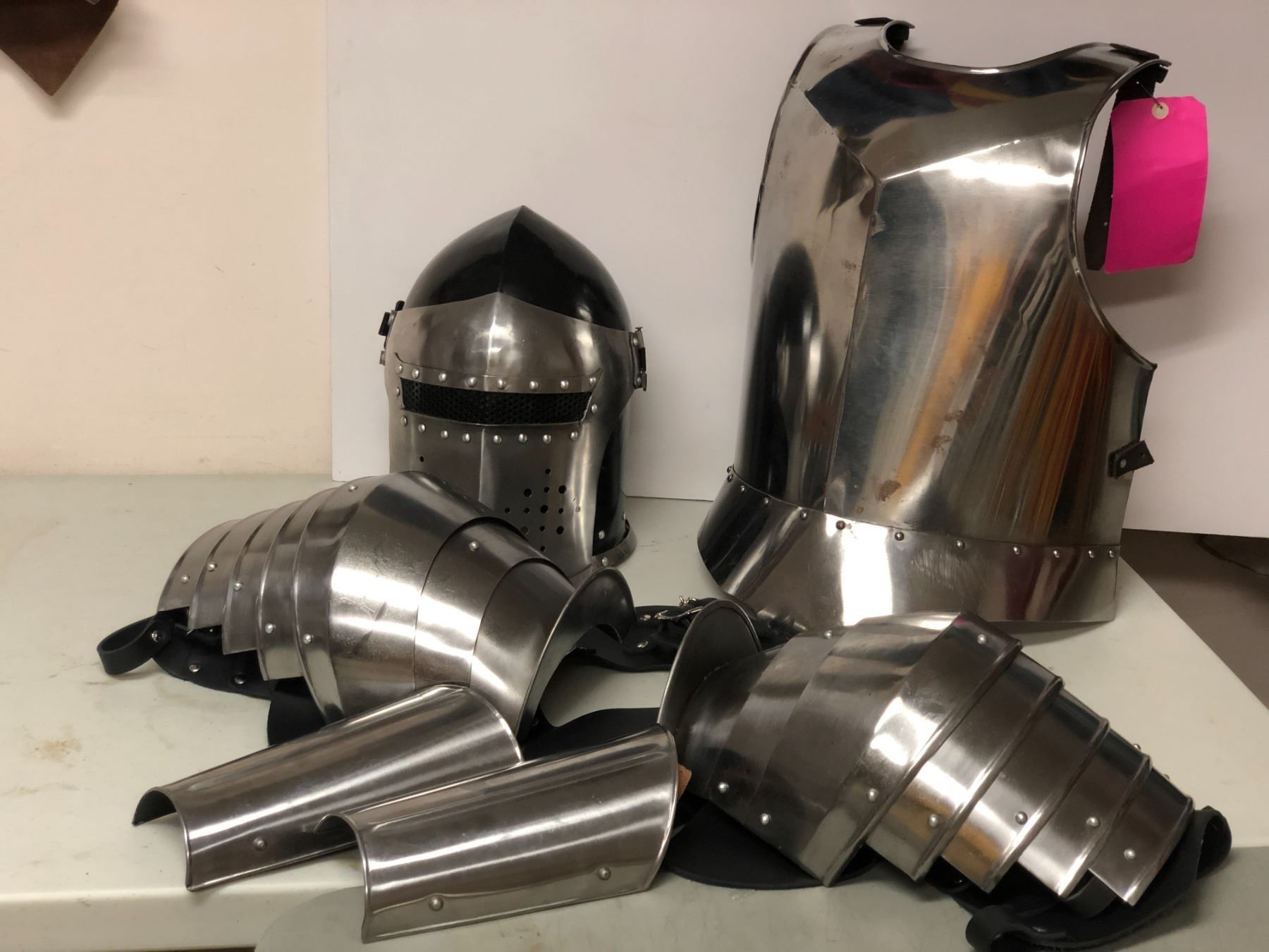 Custom Metal Medieval Armour Set - 6 pcs