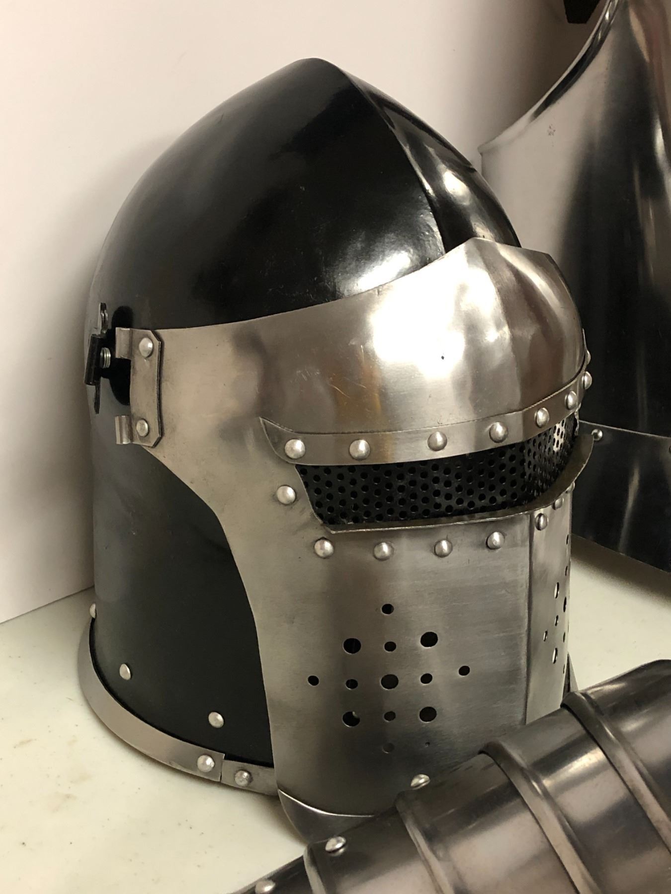 Custom Metal Medieval Armour Set - 6 pcs