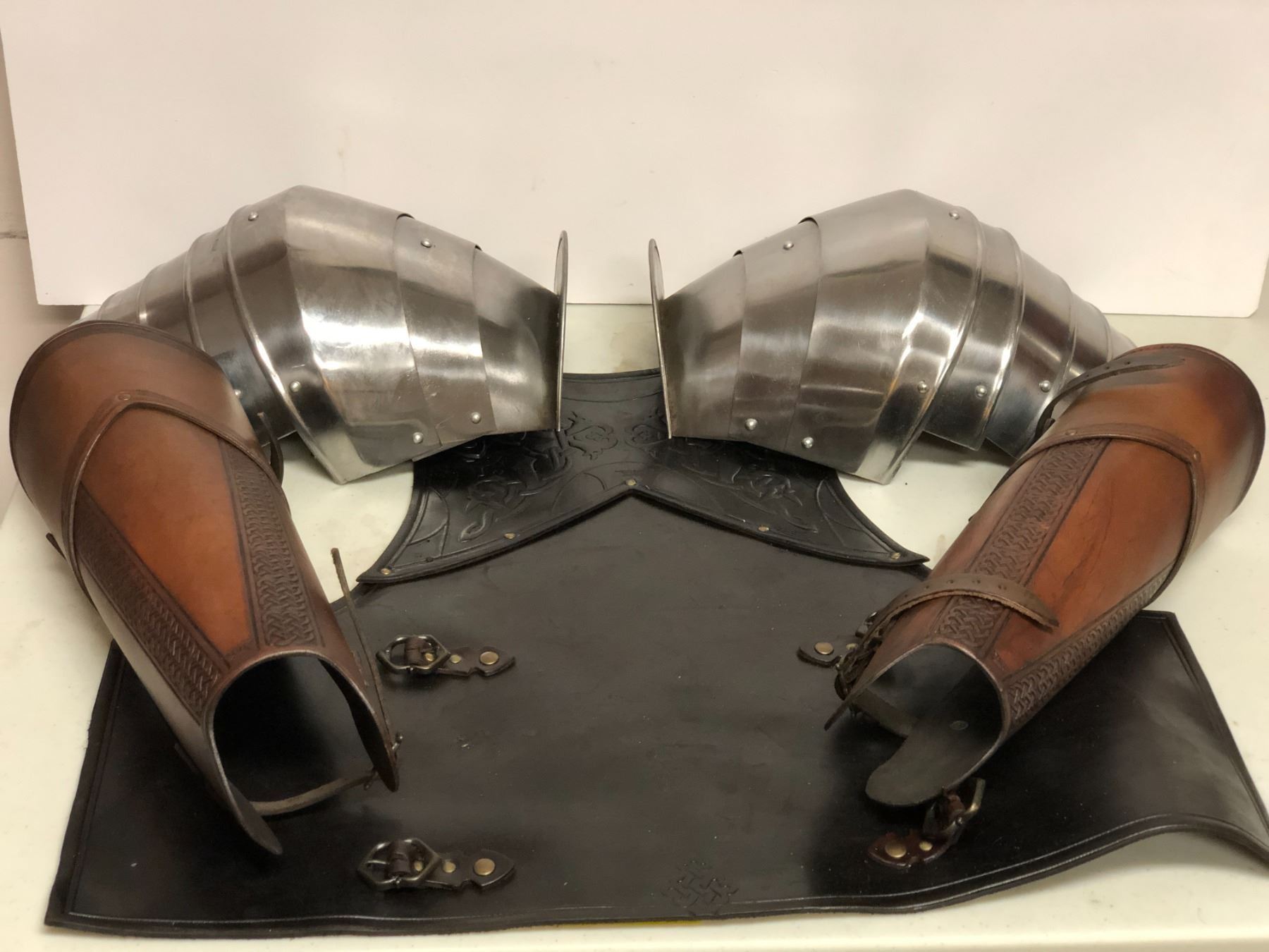 Custom Metal Medieval Armour Set - 5 pcs