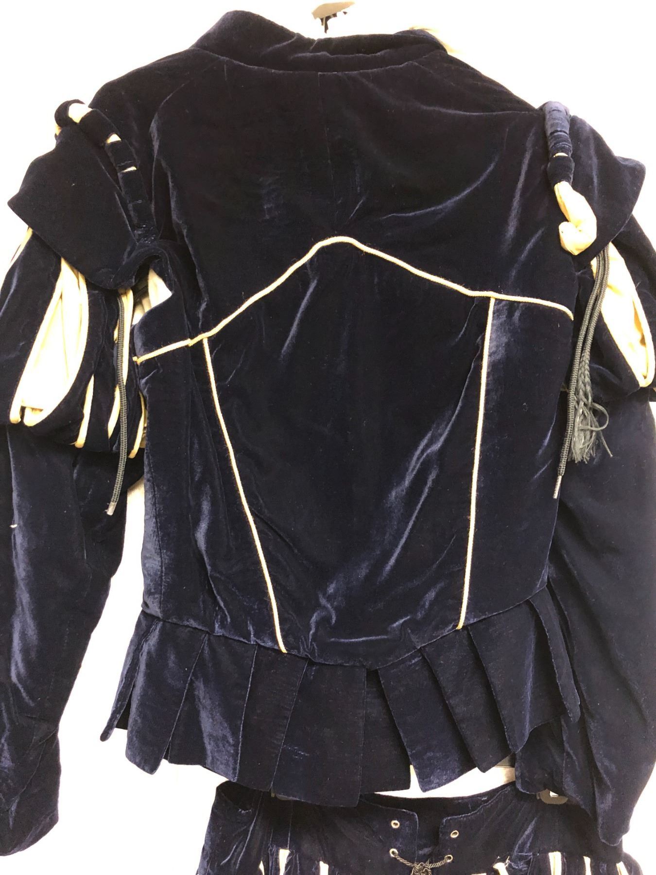 Constable' outfit - includes Velvet Doublet - 6x