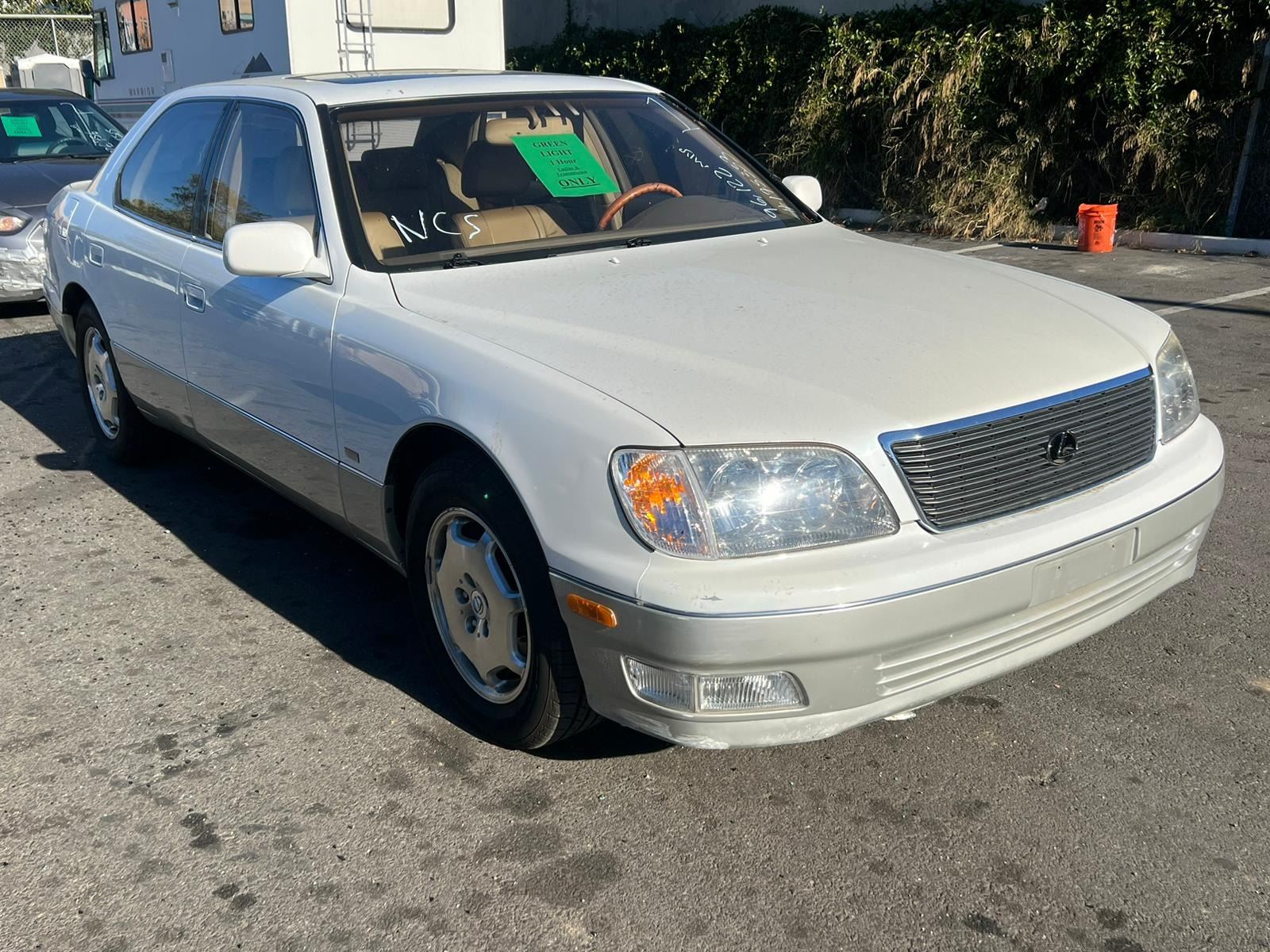 2000 Lexus LS 400