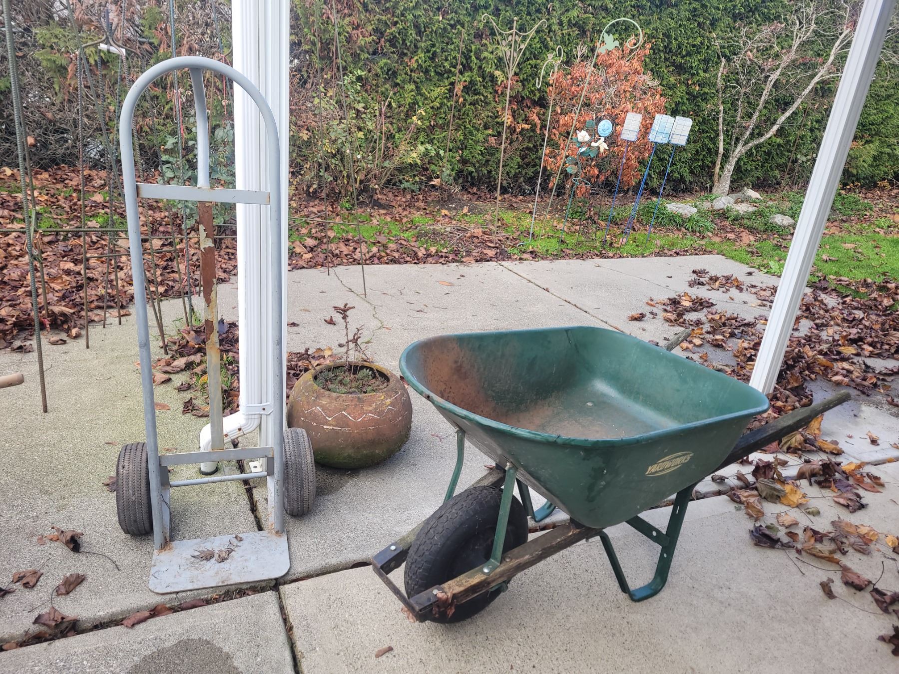 Yardworks Wheelbarrow,Dolly cat B