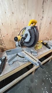 Dewalt miter Saw