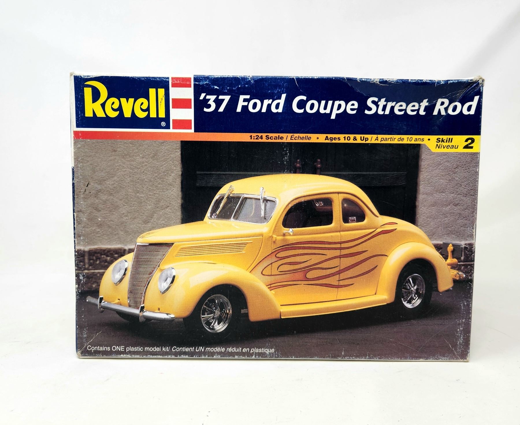 Revell '37 Ford Coupe Street Rod Model Car