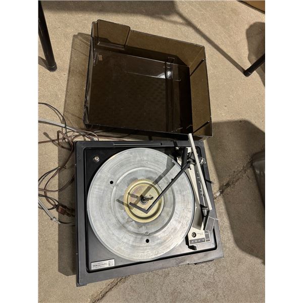 Realistic record player