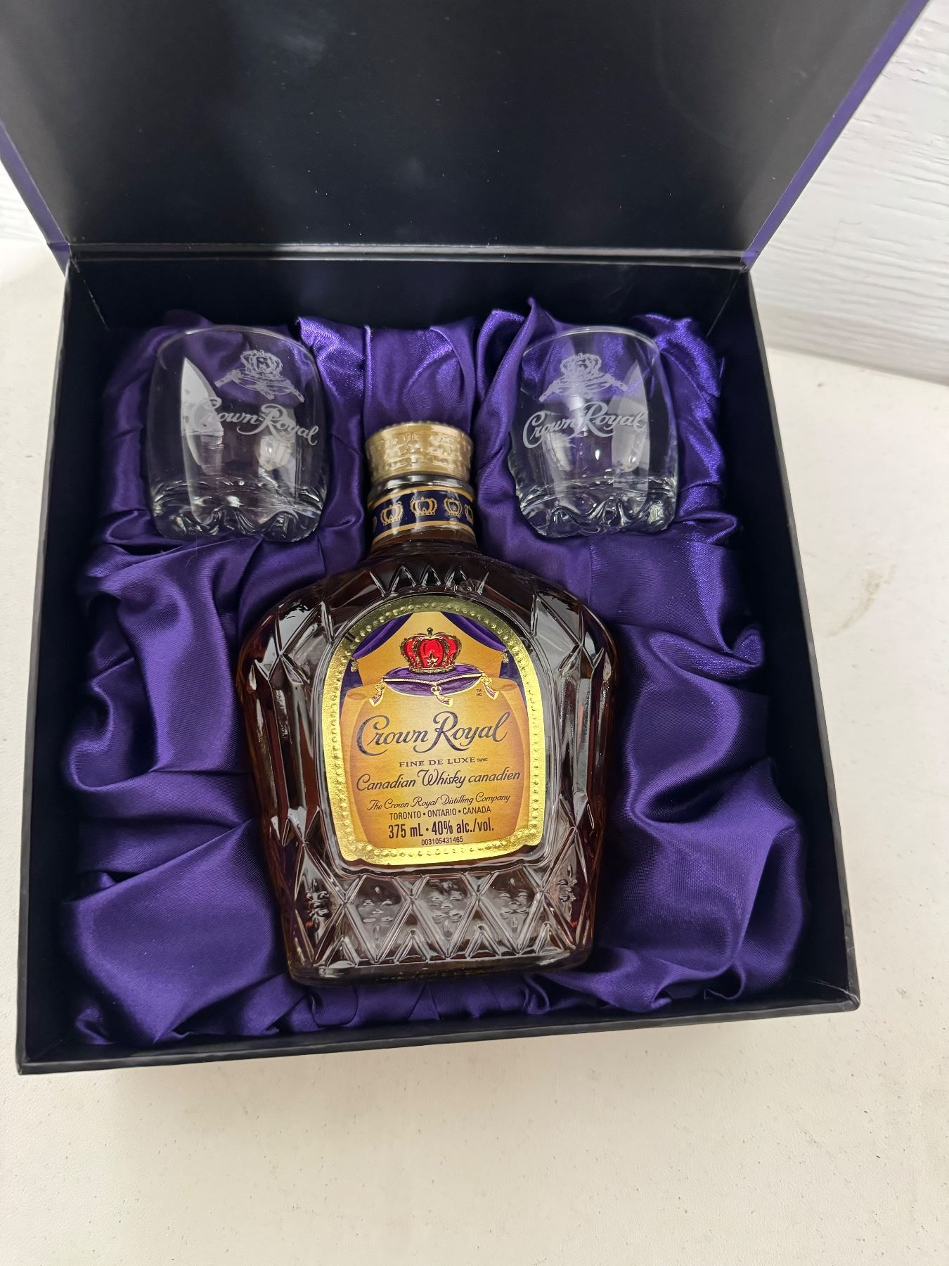Crown Royal deluxe gift set new must have valid id