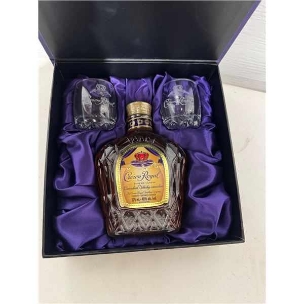 Crown Royal deluxe gift set new must have valid id