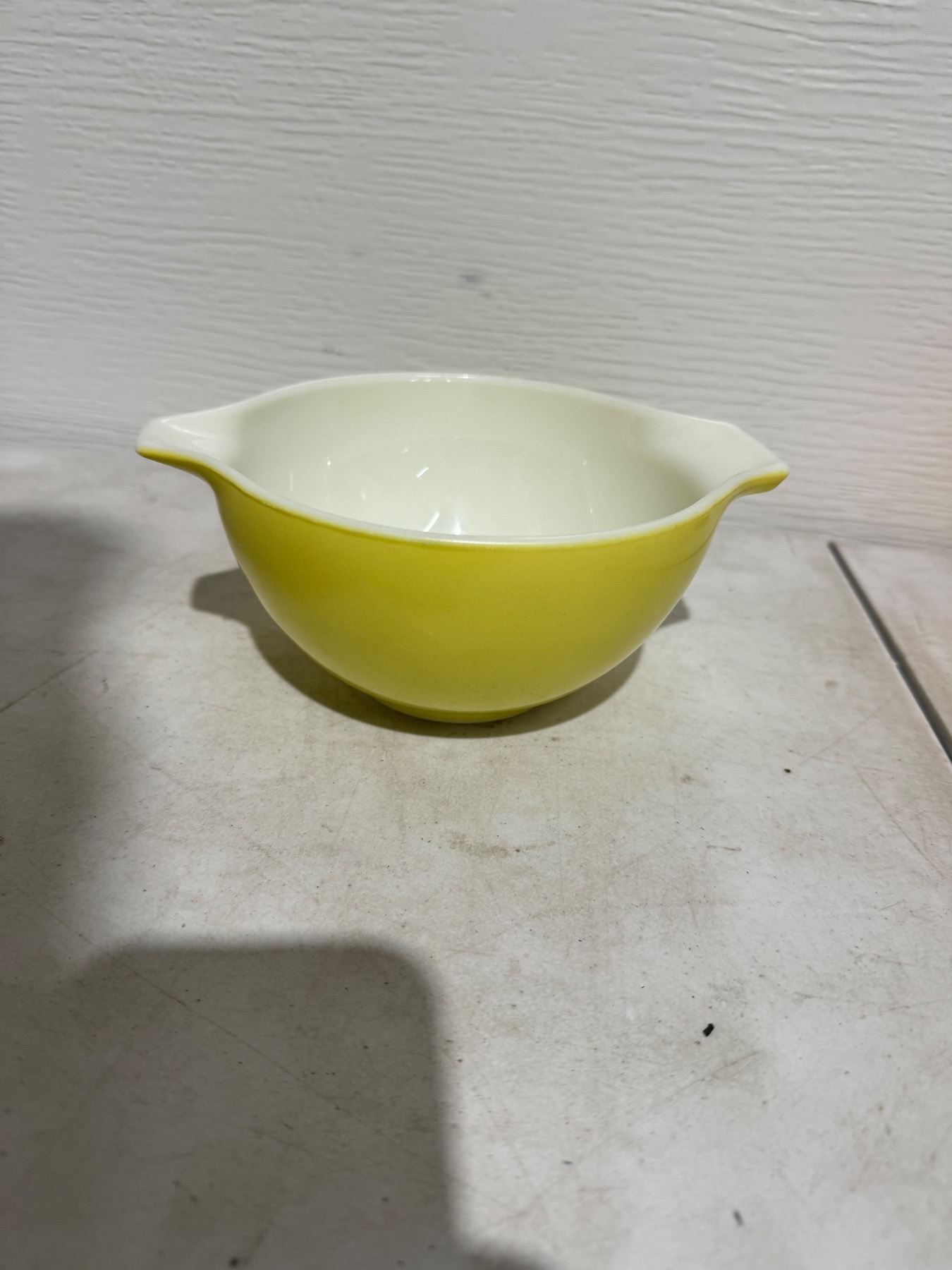 Vintage Pyrex bowl