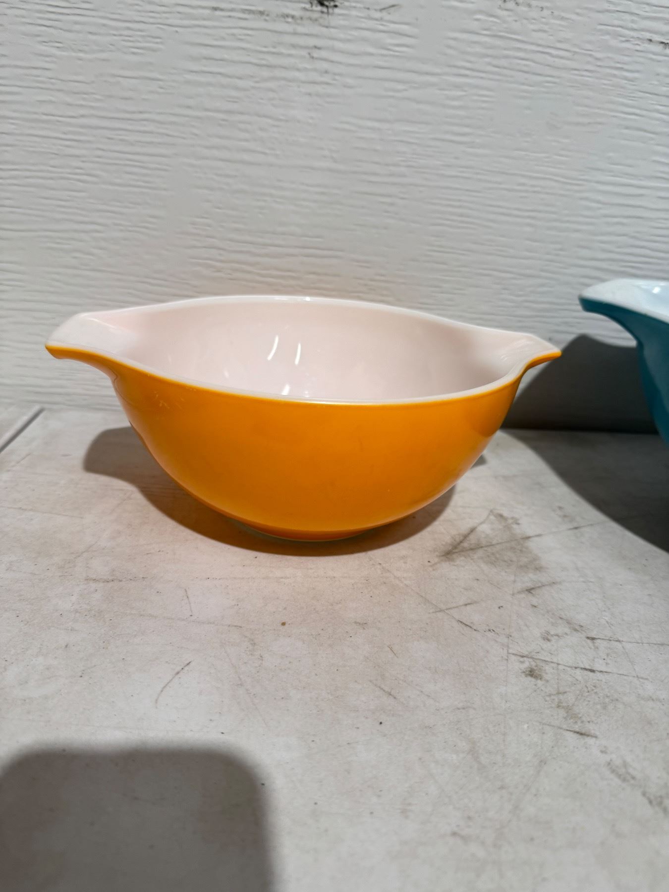 Vintage Pyrex bowl