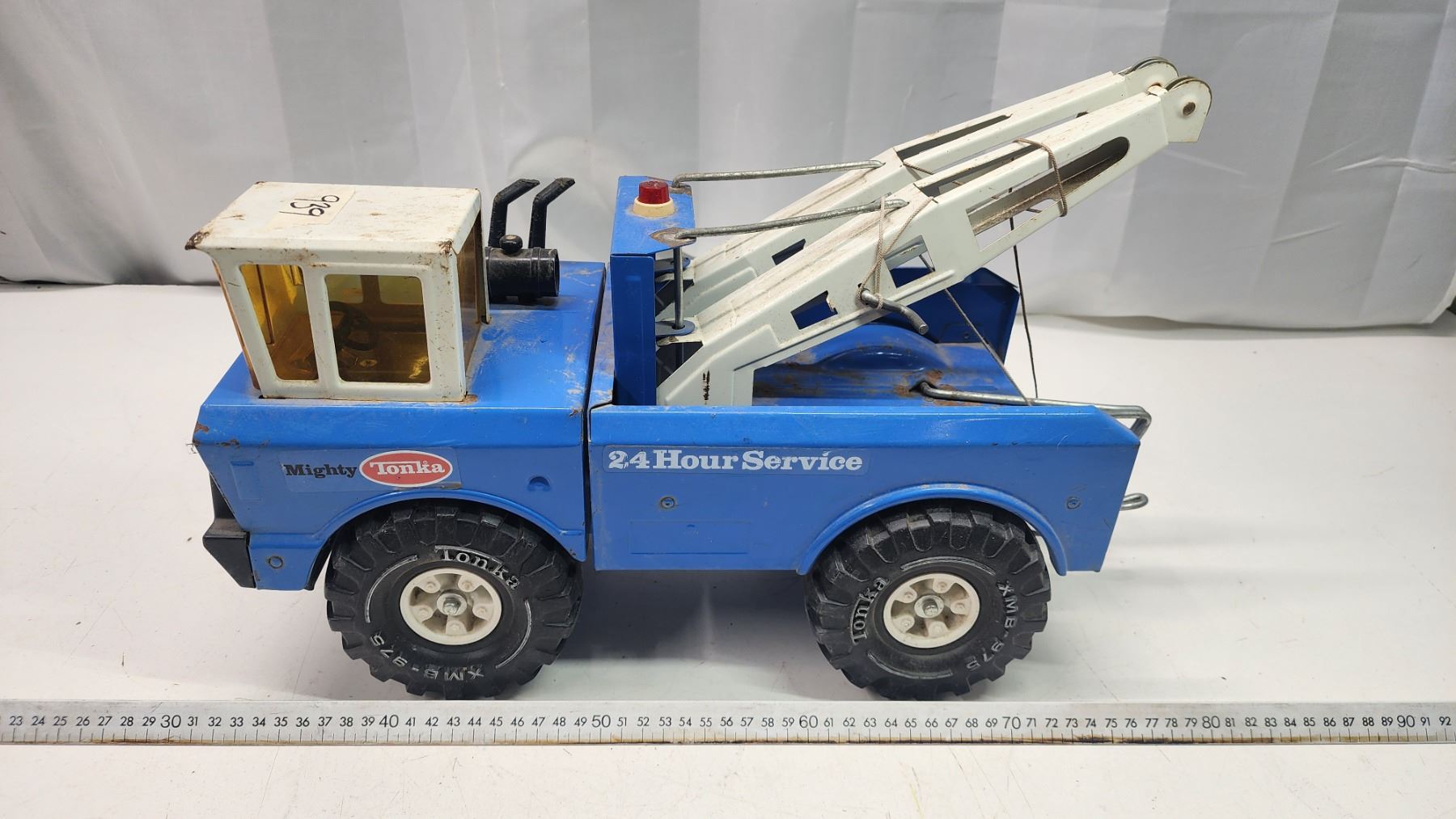 Large "Tonka" wrecker tow truck - Schmalz Auctions
