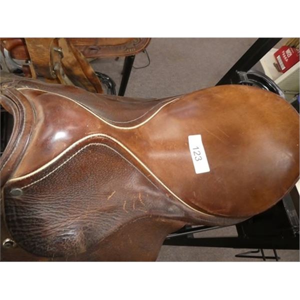 Cottage Craft horse saddle)( english riding saddle