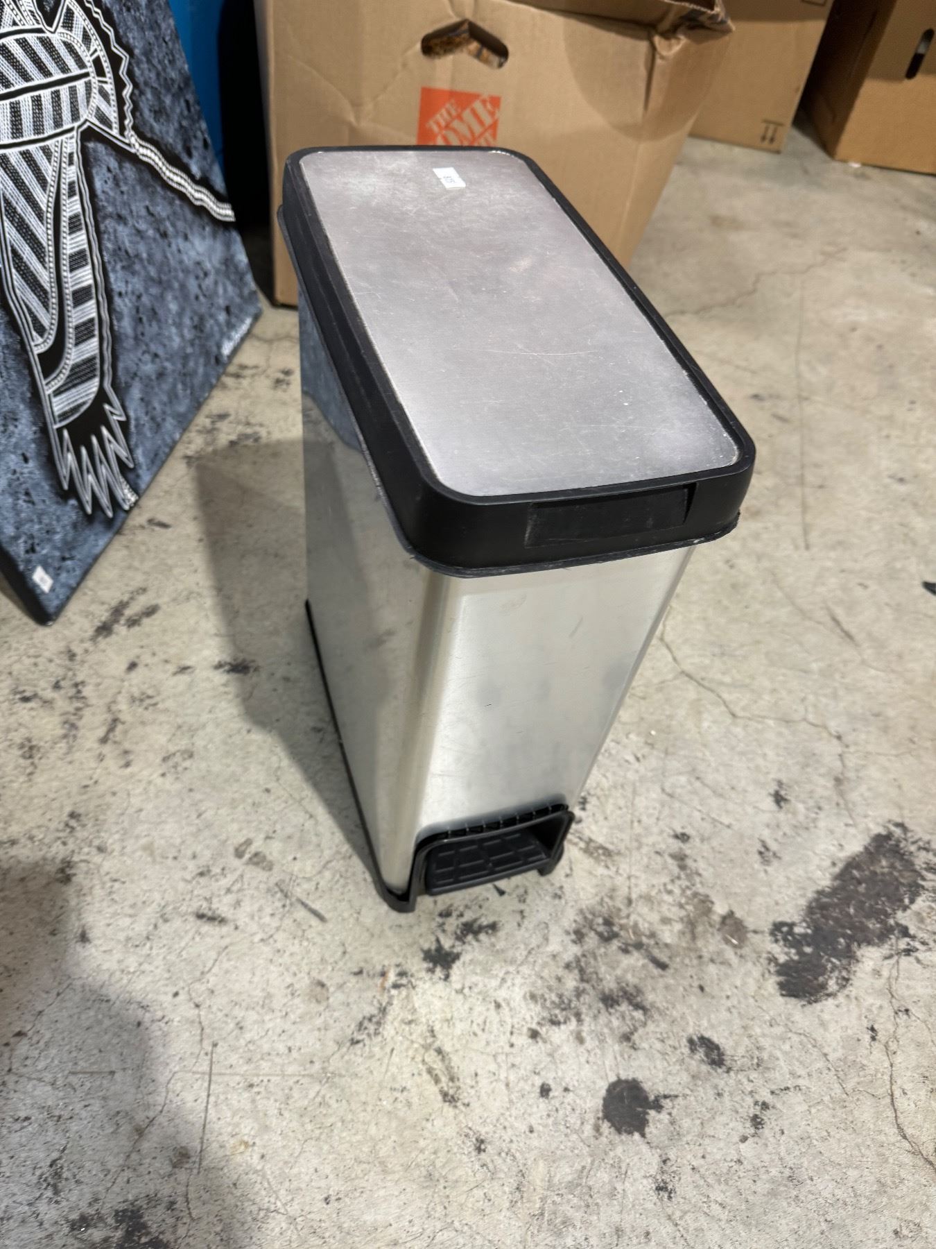 Garbage can