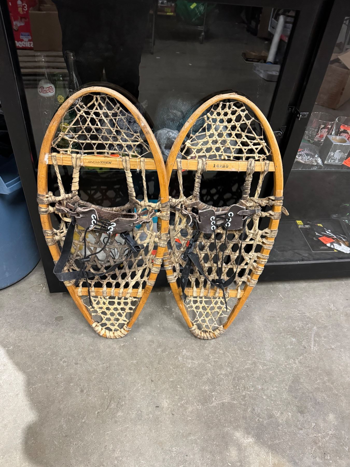 Snow trek snow shoes 14x30
