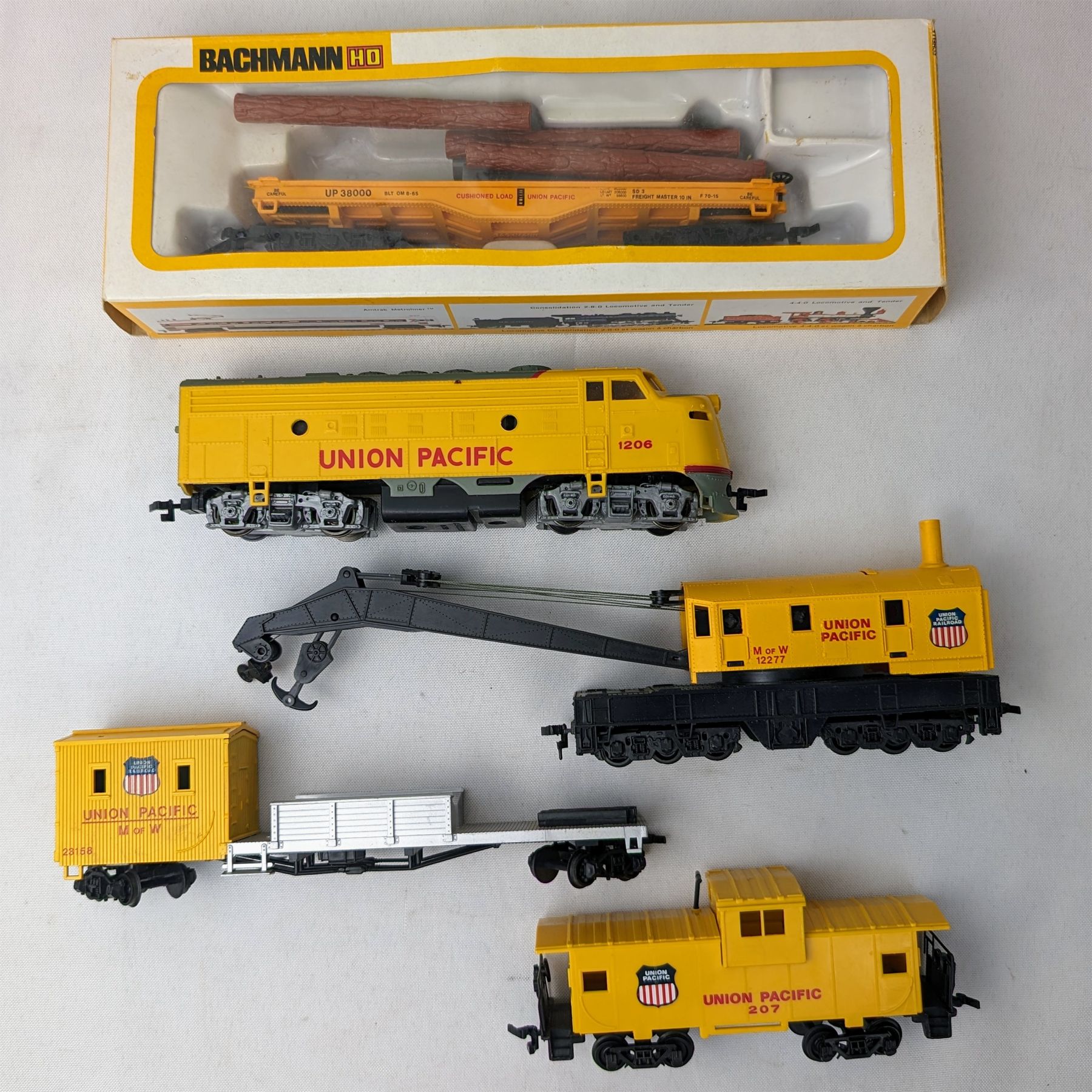 Bachmann Union Pacific Railroad Train with Extra Cars