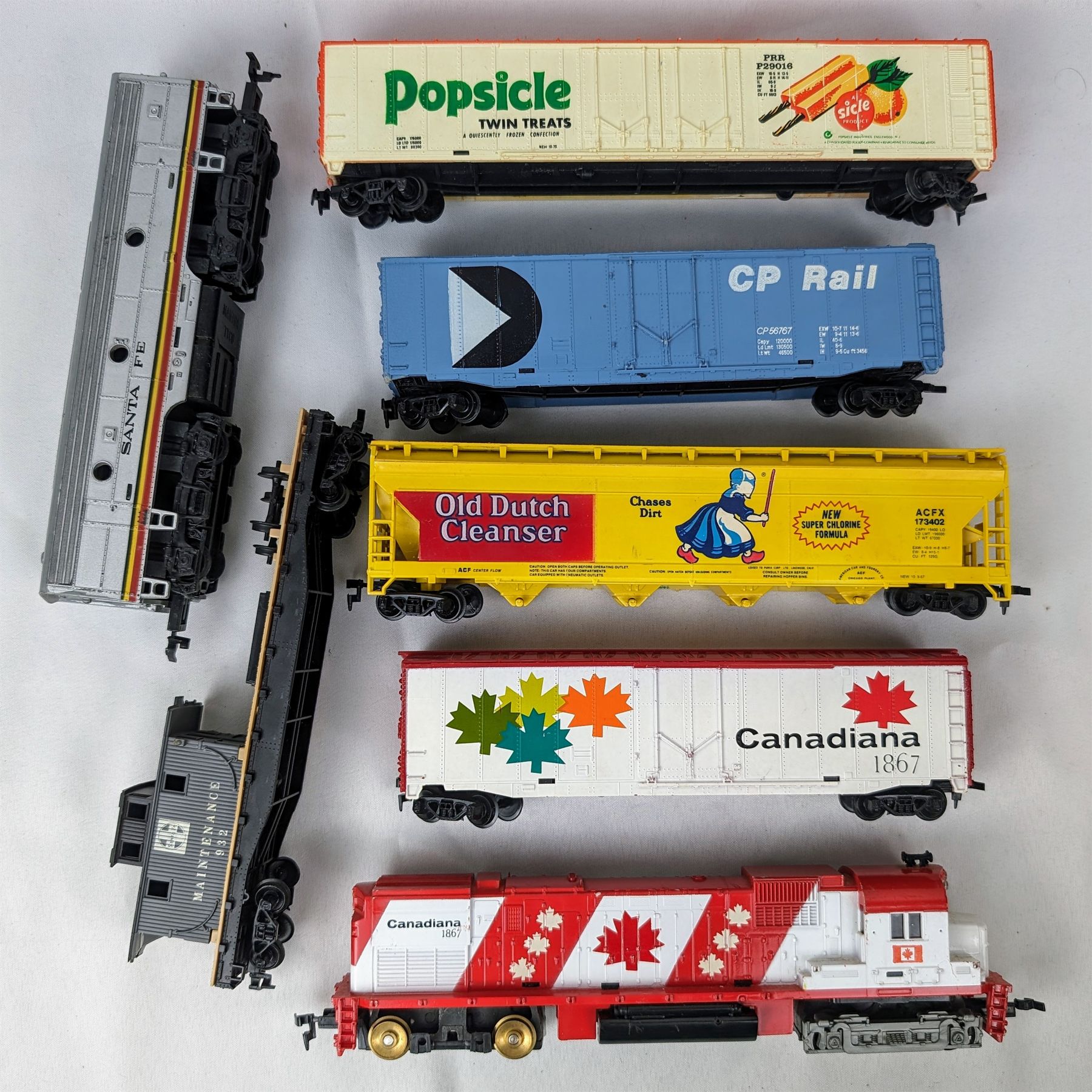 Canadiana #1867 Diesel Locomotive Train Engine & Various Cars
