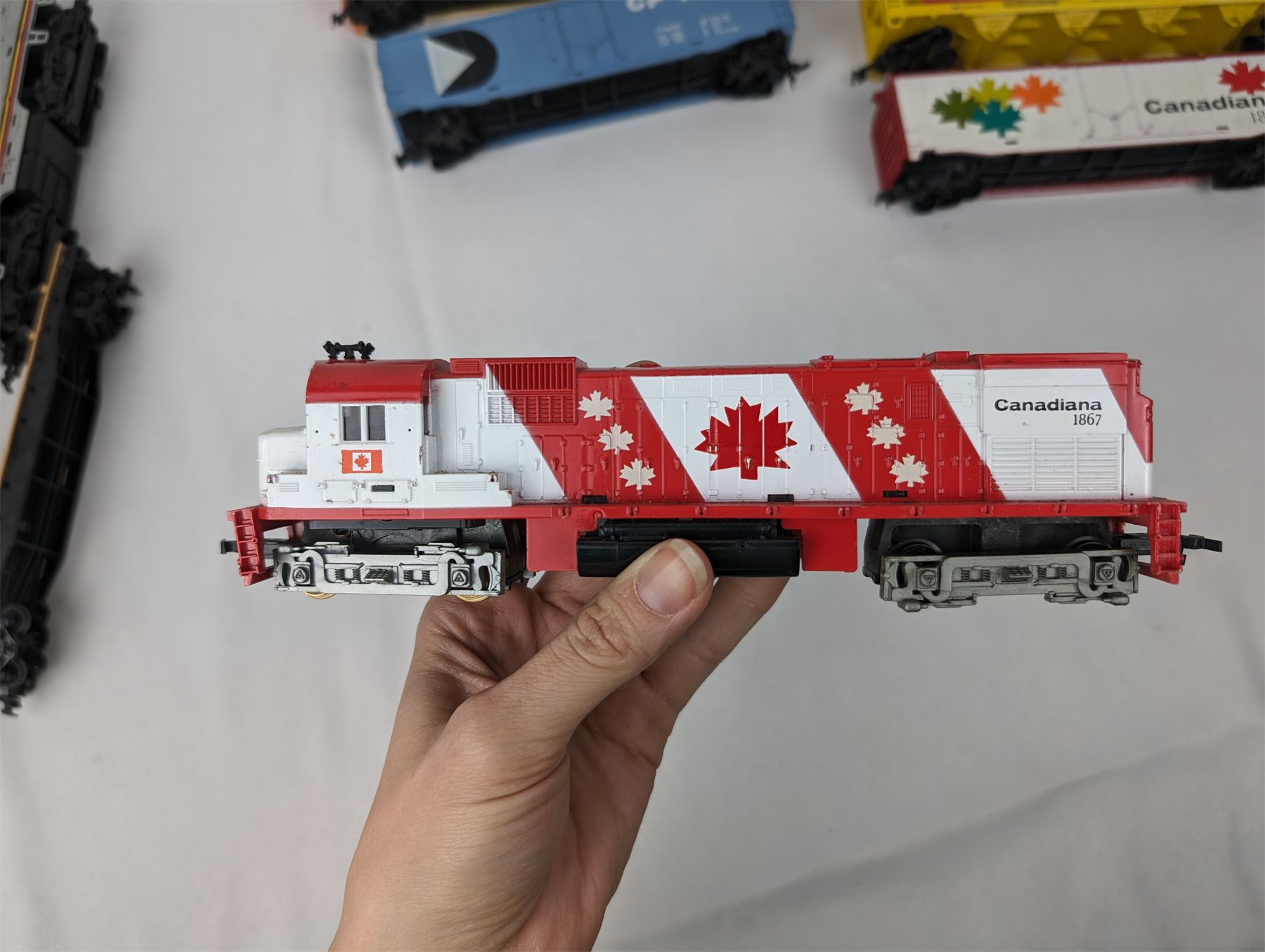 Canadiana #1867 Diesel Locomotive Train Engine & Various Cars