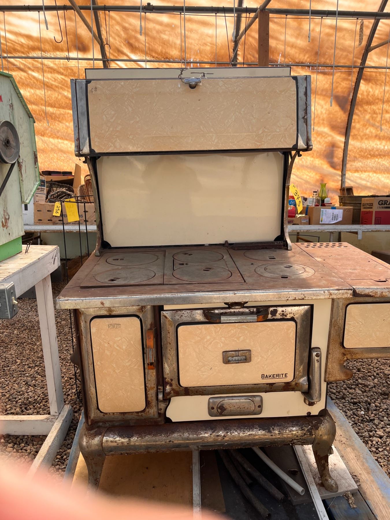 Bakerite antique Stove