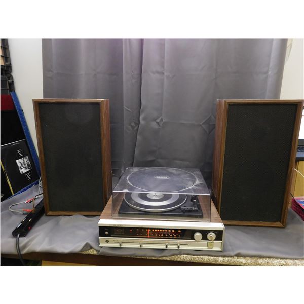 Lloyds AM FM Multiplex Receiver with Turntable Record Player with Speakers