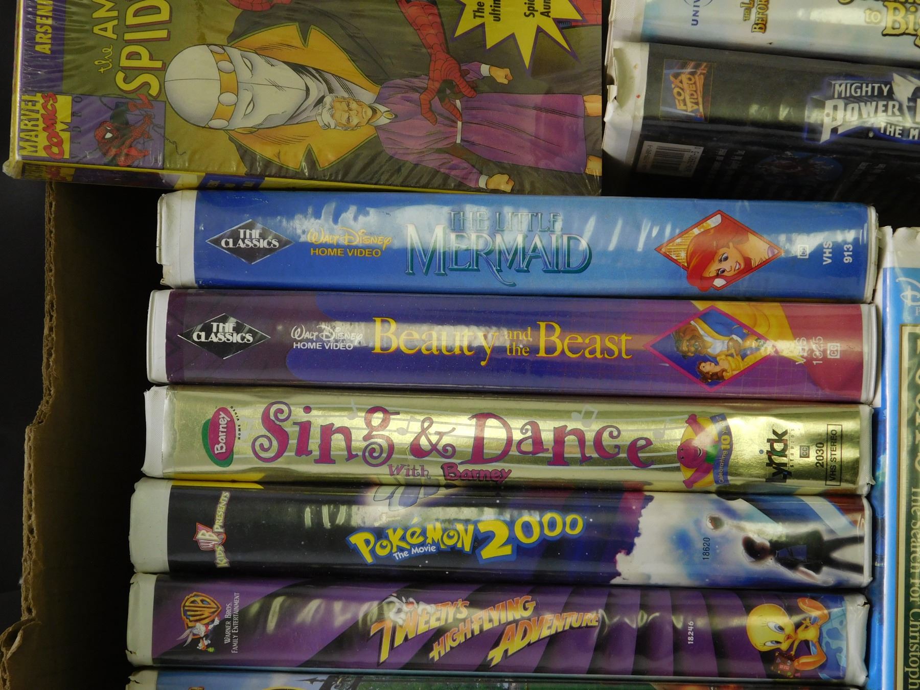 Lot of 29 Kids VHS Tapes Clamshell, Disney, Land Before Time ...