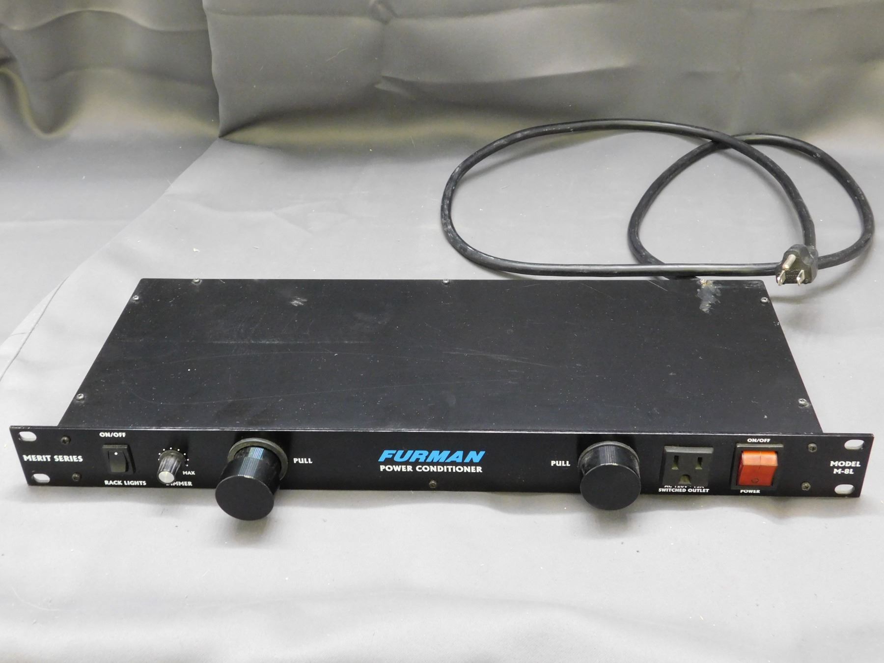 Furman Power Conditioner Outlet Bar Model M-8L