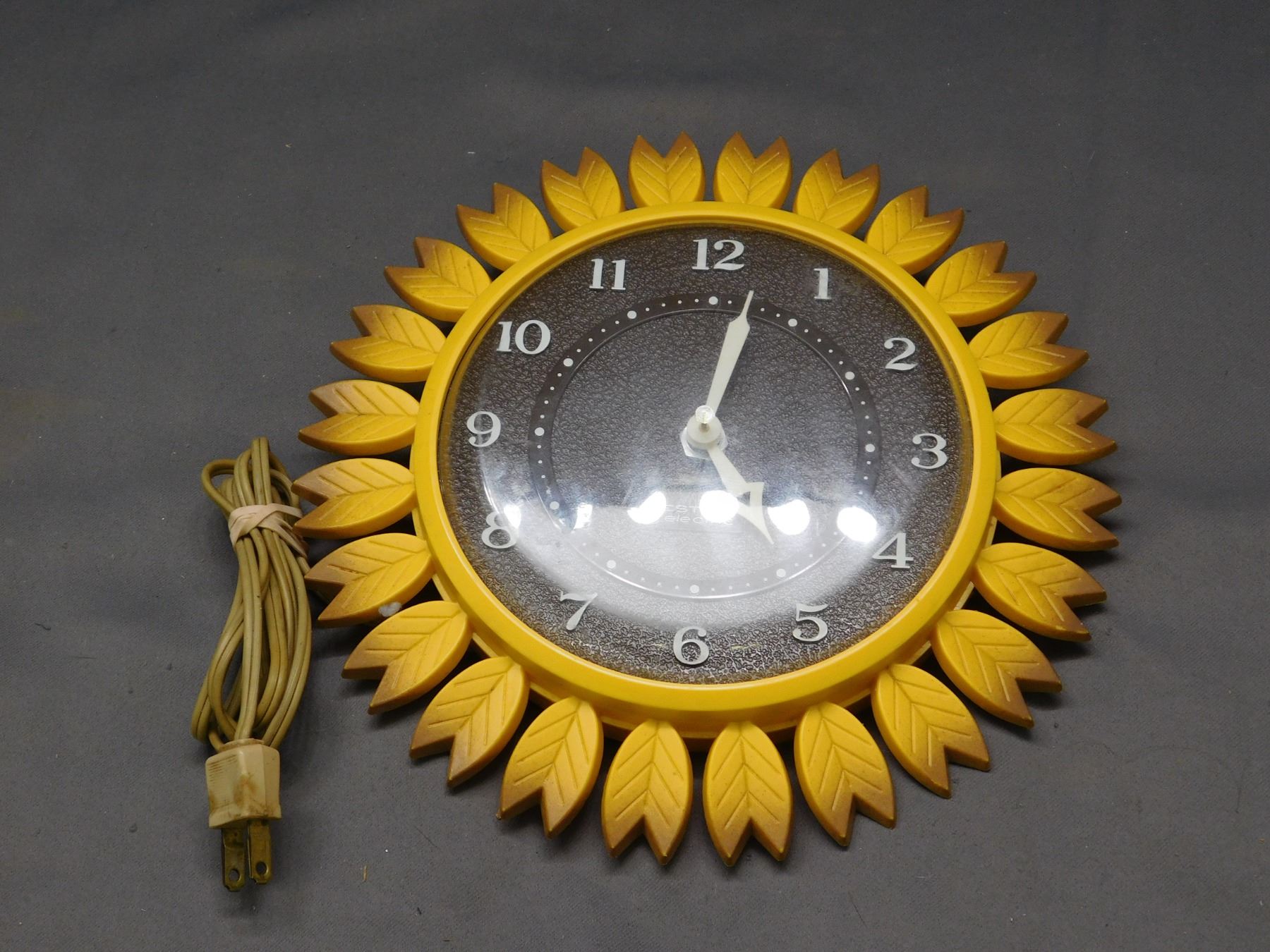 Mid Century Westclox "Posey" Plug-In Wall Clock Yellow and Brown Leaf ...