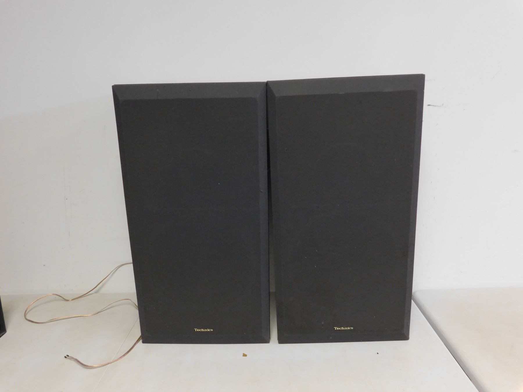 Pair of Technics 3 Way Speaker System Floor Speakers SB-L62