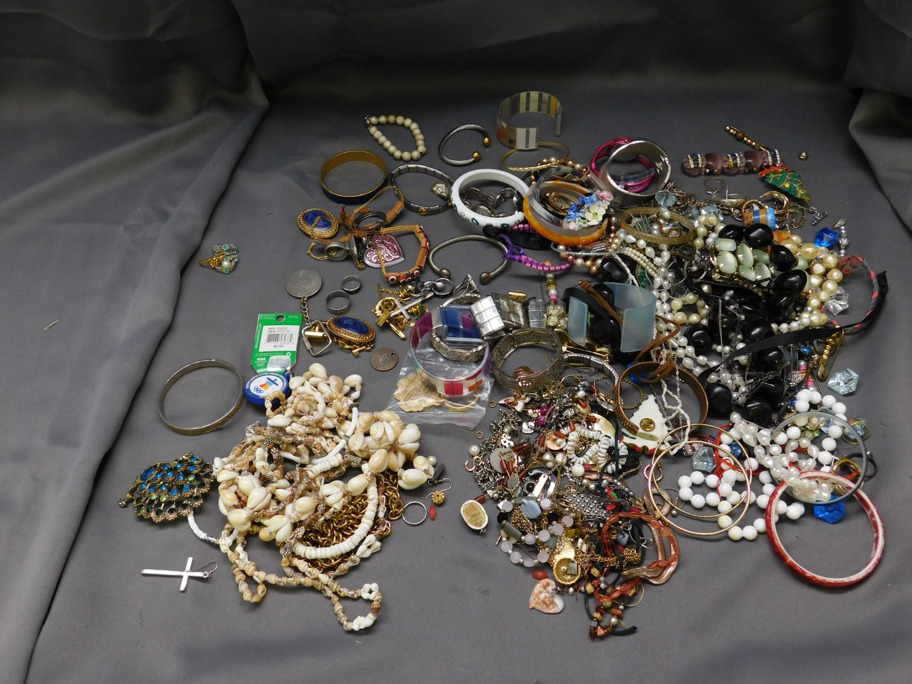 Lot Of Assorted Fashion Jewelry Bracelets Necklaces