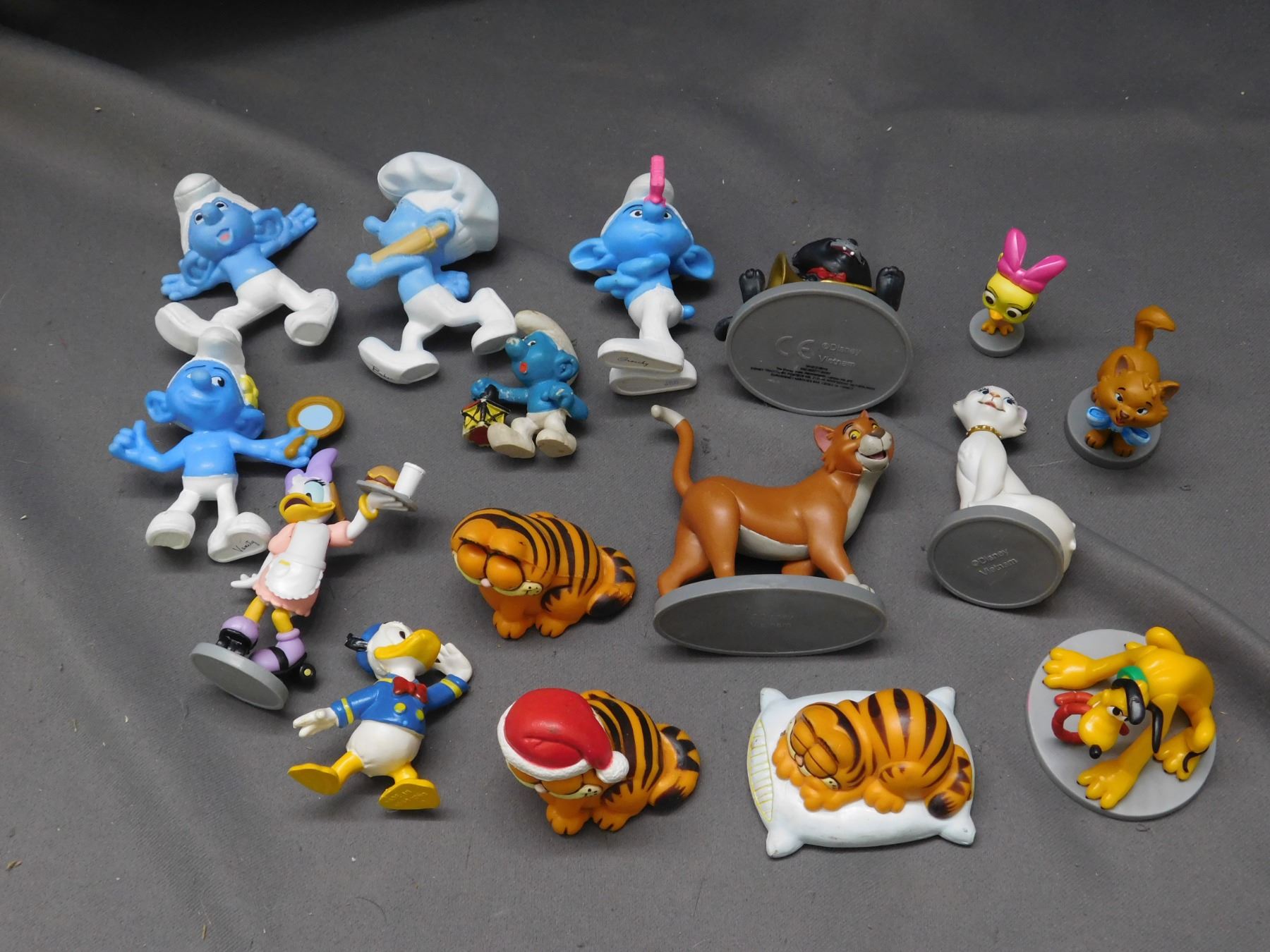 Lot of Misc PVC Figures Smurfs, Garfield, Disney, Aristocats