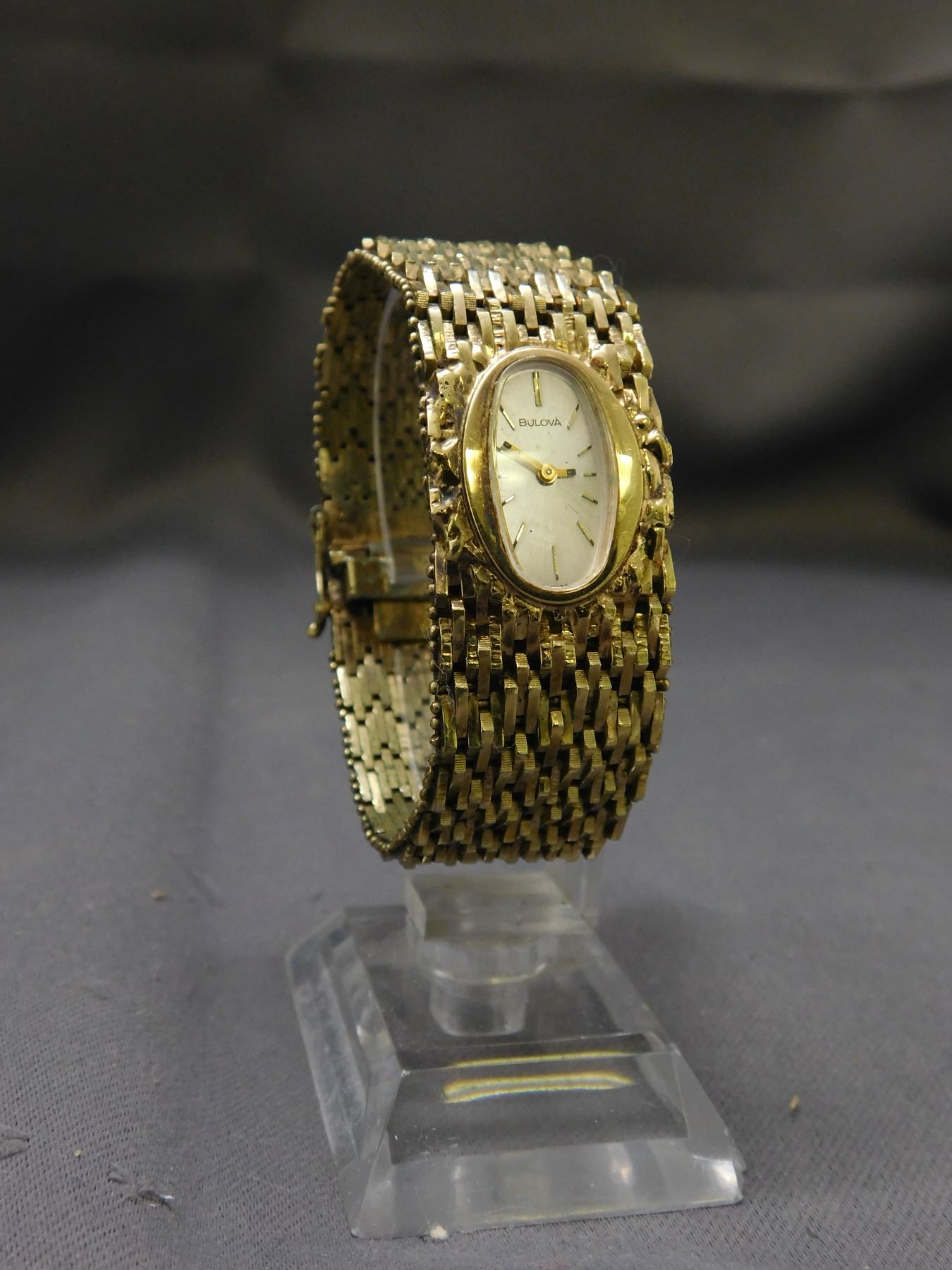 Ladies 23 Jewel Bulova N4-5BD Wristwatch Winding *works