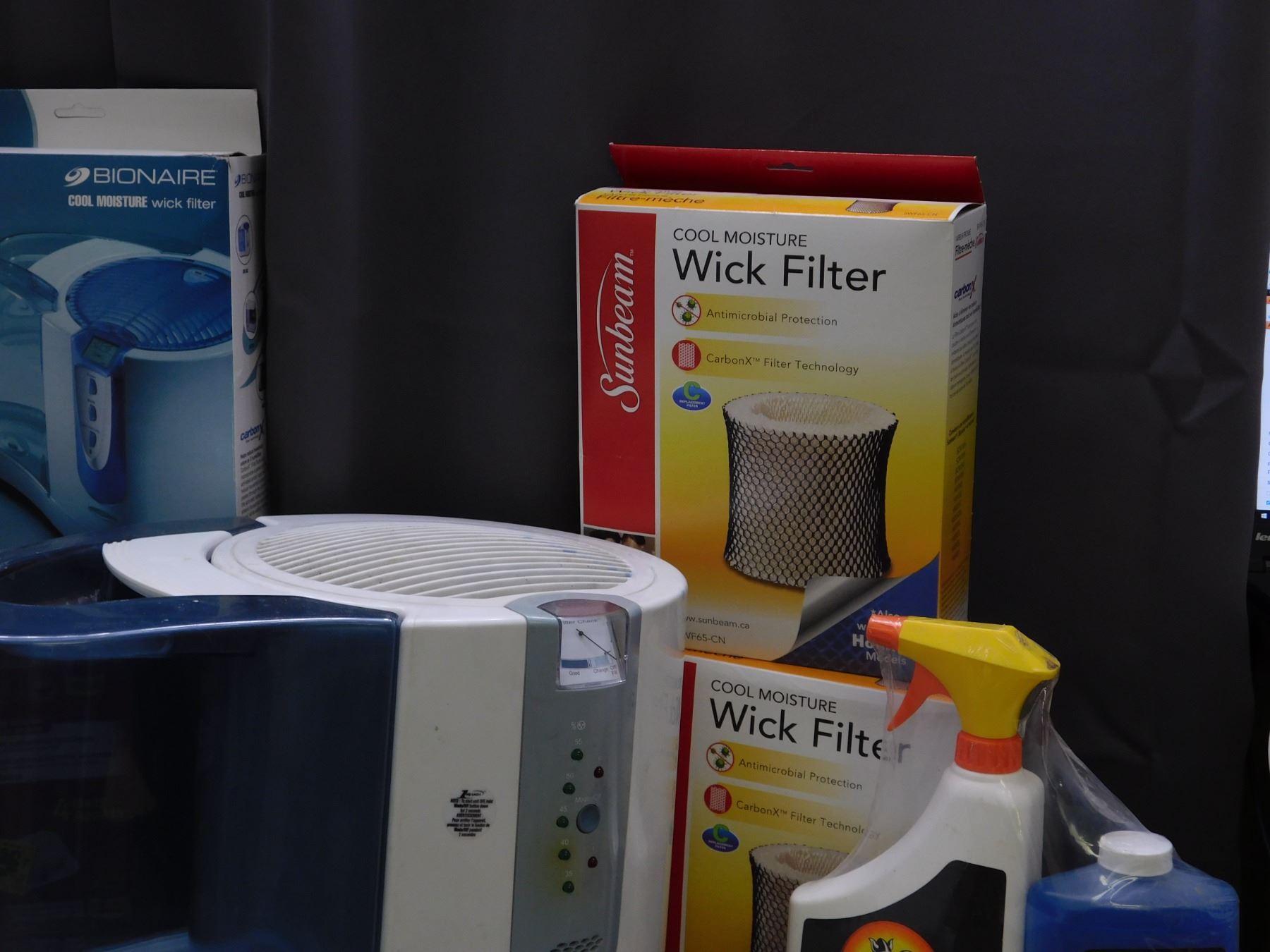 Bionaire Cool Moisture Humidifier with Extra Filter, + 2 Extra Filters ...