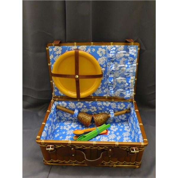 Vintage Bamboo Picnic Basket Complete w Plates & Cutlery, Plastic Cups ...