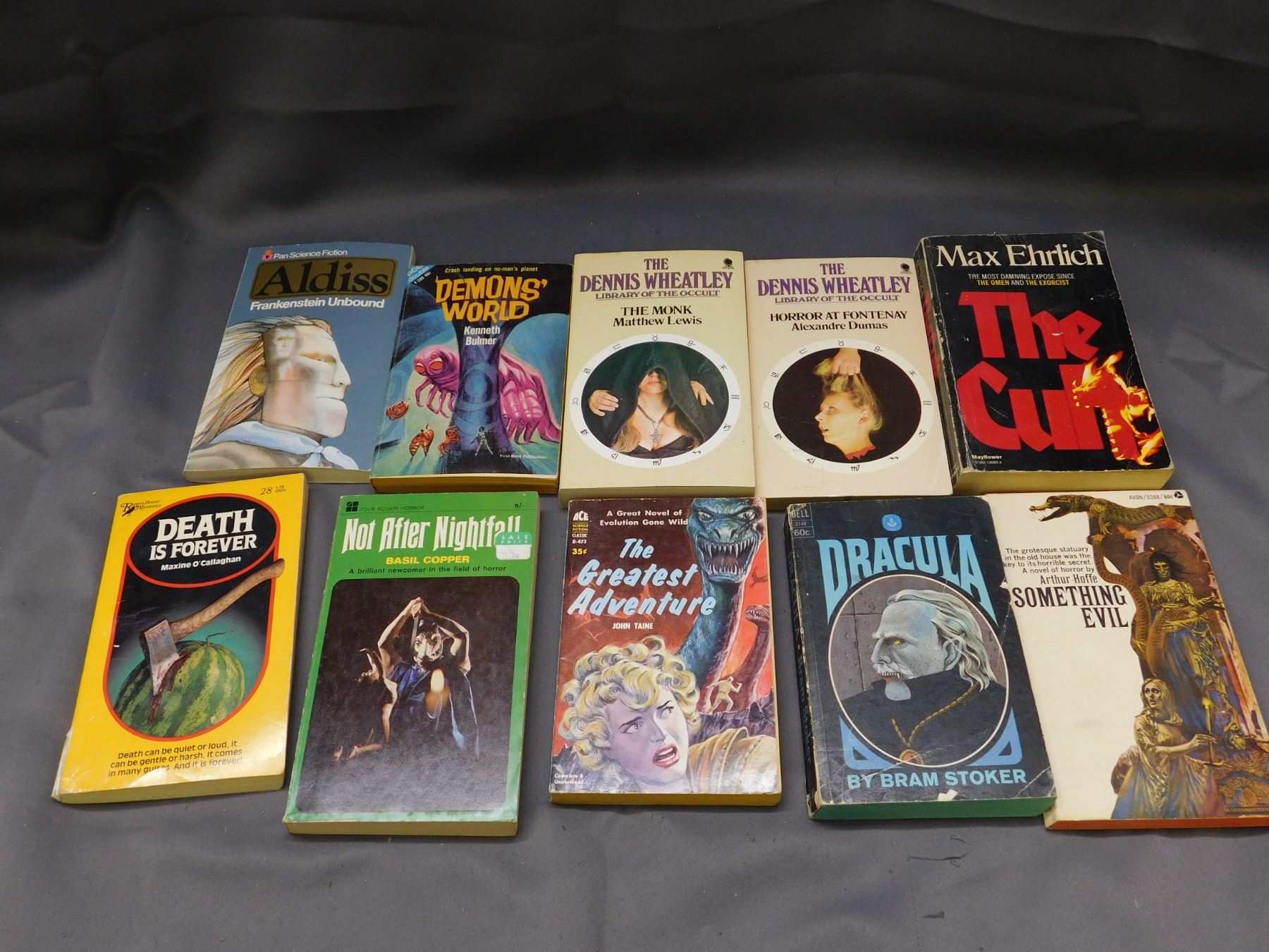 Lot of 10 Horror Related Novels Pocket Books 60s 70s 80s