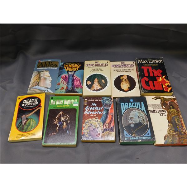 Lot of 10 Horror Related Novels Pocket Books 60s 70s 80s