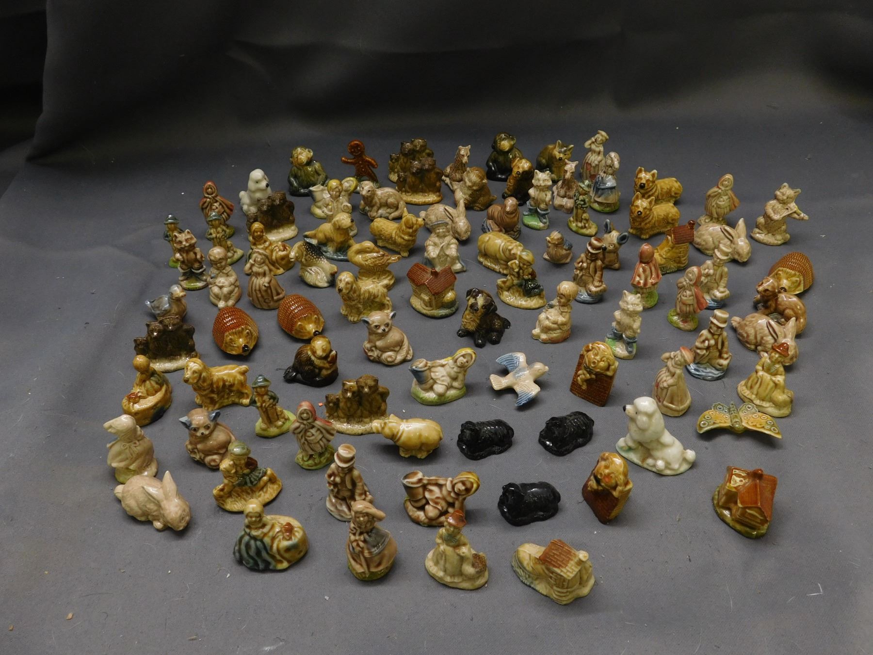 Bundle of Red Rose Tea Figurines Nursery Rhymes, Animals 60s 70s