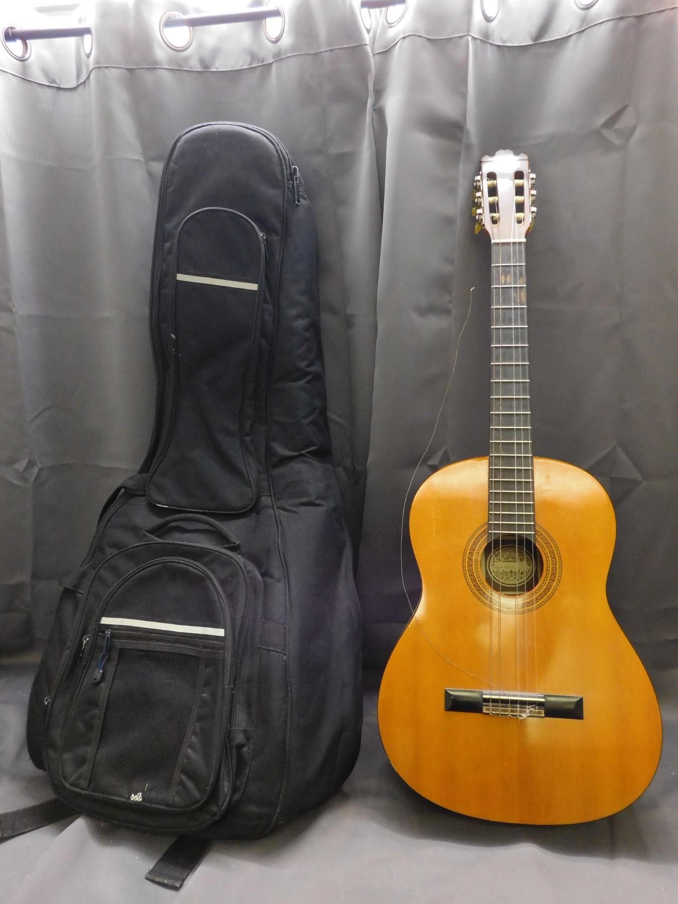 Hondo H344 Classical Guitar Made in Korea w Soft Shell Carry Case ...