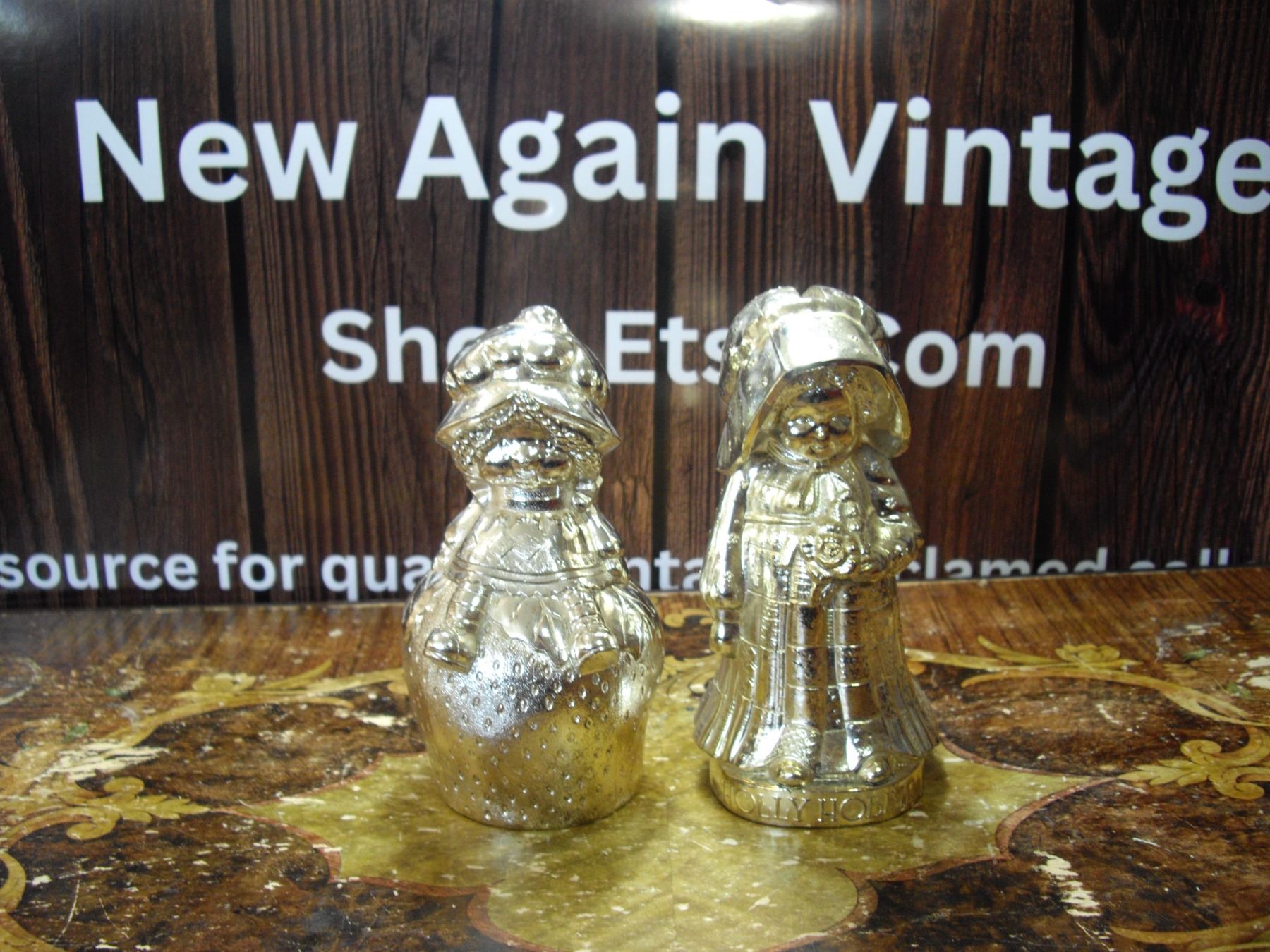 SALT / PEPPER SHAKER AND 2 STRAWBERRY SHORTCAKE COIN BANKS