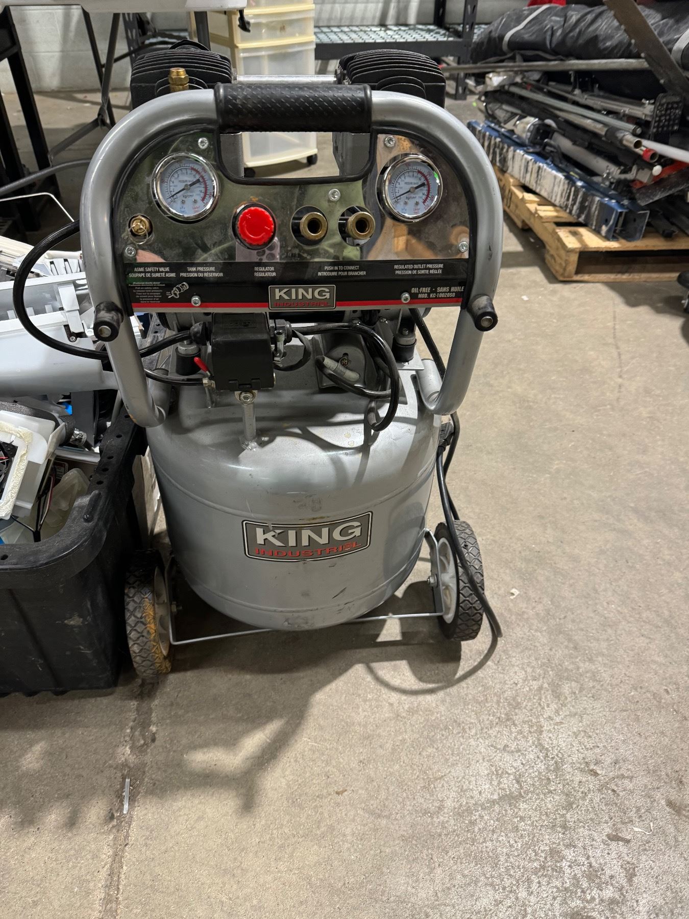 King compressor missing a hose see pictures