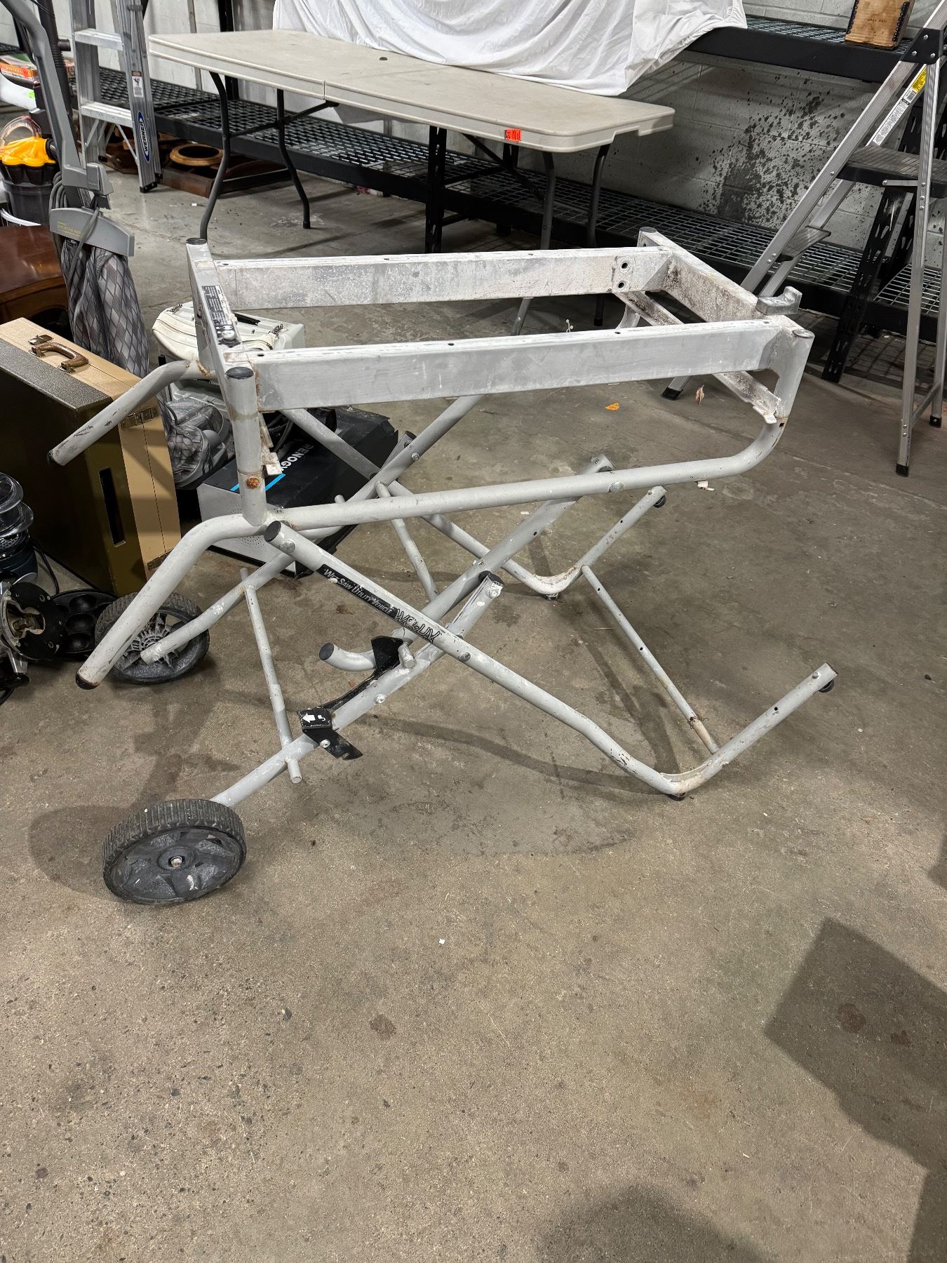Rigid table saw stand