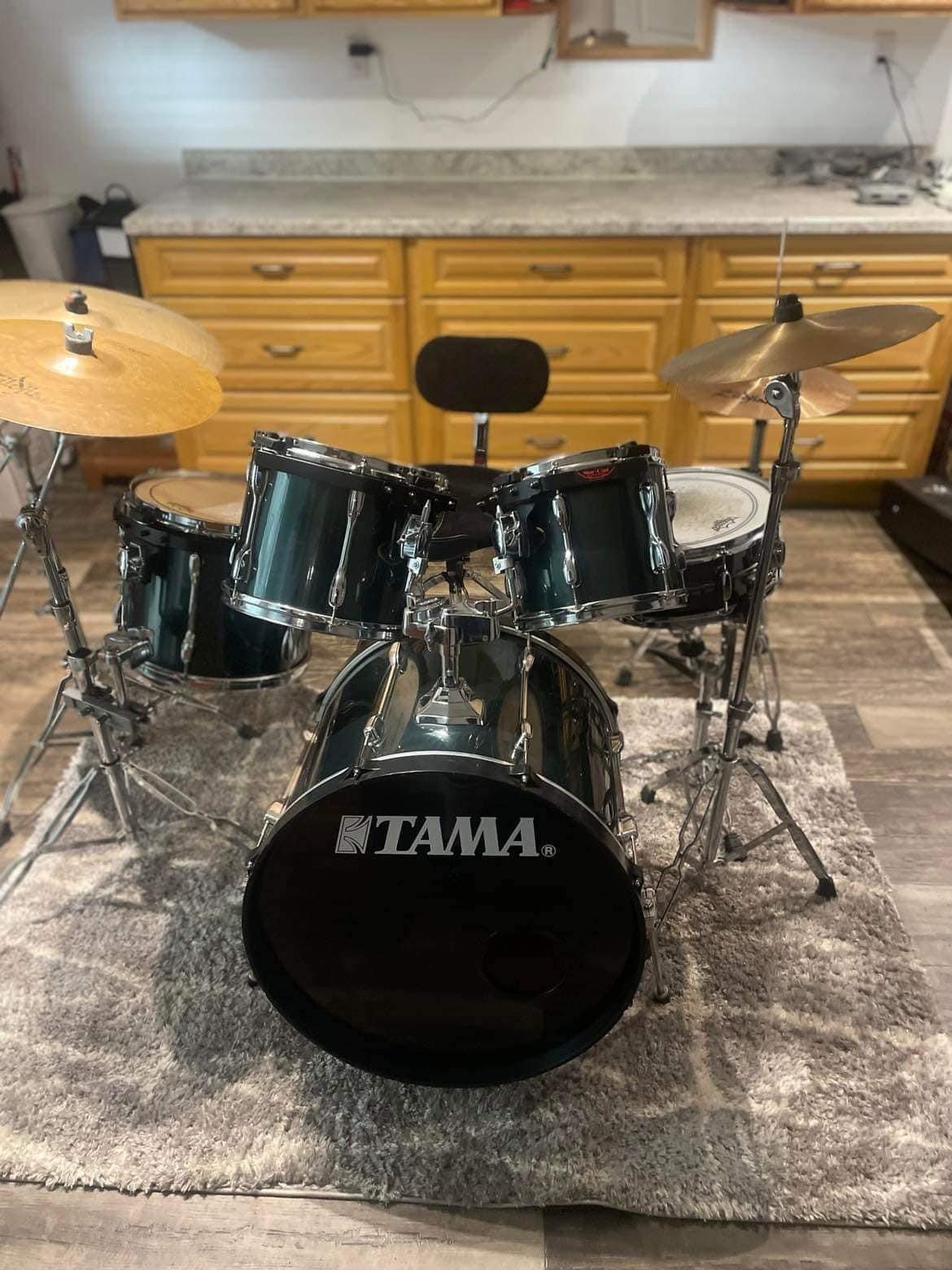 LIKE NEW: Tama 10 Piece Professional Drum Set
