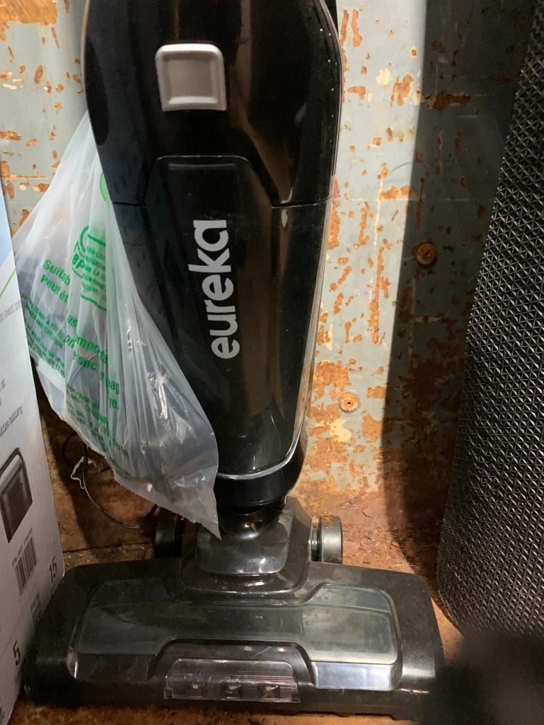 Eureka Upright Cordless Vacuum Cleaner