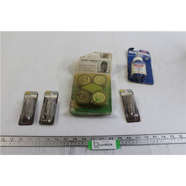 Assorted Hunting Supplies Bodnarus Auctioneering