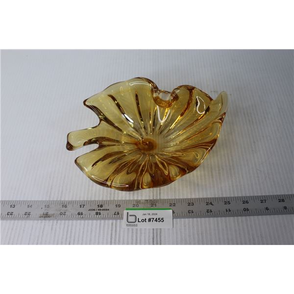 Yellow Art Glass Dish Bodnarus Auctioneering