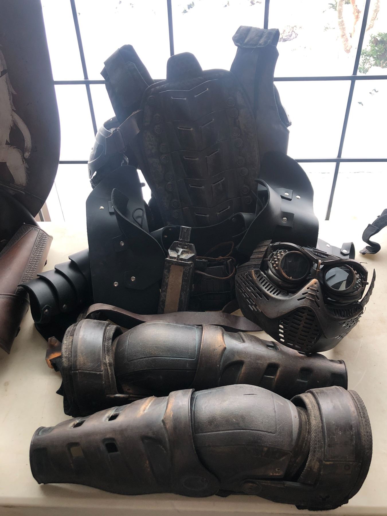 Legends Of Tomorrow - Shock trooper outfit - includes knee armour ...
