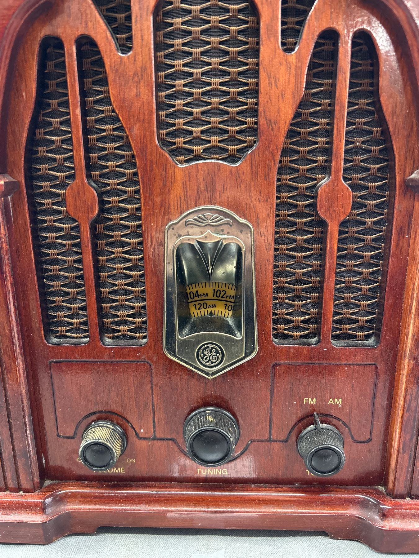 Vintage Looking Tombstone Radio