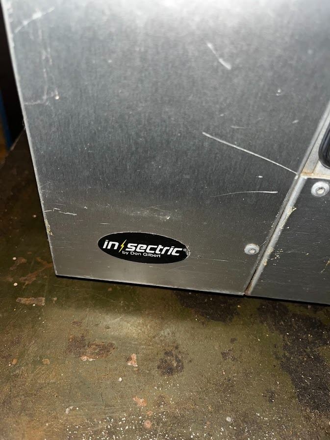 COMMERCIAL ELECTRIC BUG LIGHT