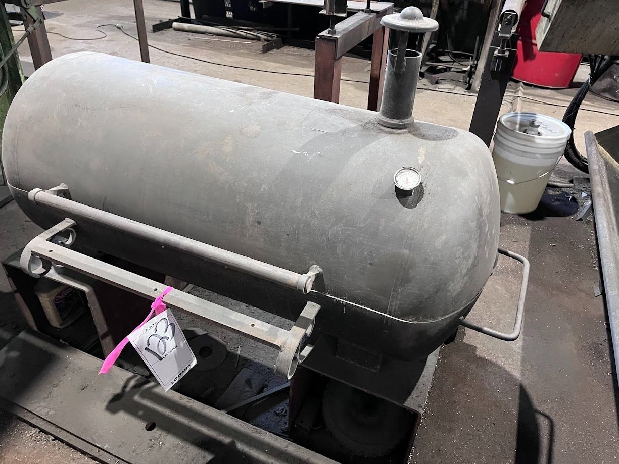 CUSTOM MADE BBQ GRILL ON STEEL STAND