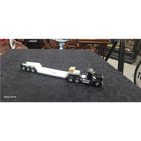Die cast semi truck and trailer 24"