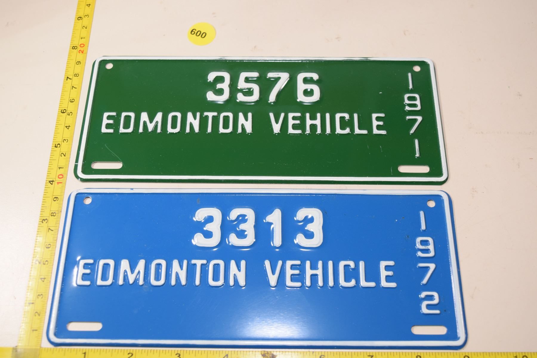 Mint Edmonton contractor license plate toppers - Schmalz Auctions